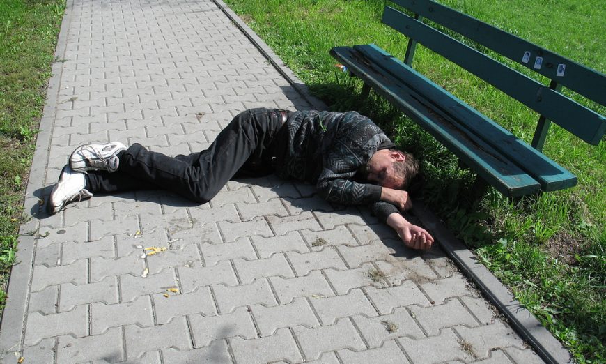 Straszne obrazki w samym centrum miasta! "Kraków pijany i naćpany ...