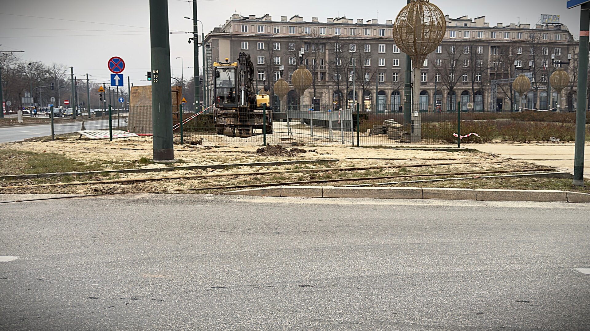 Awaria wodociągowa na Placu Centralnym. Kluczowy etap prac zakończony ...